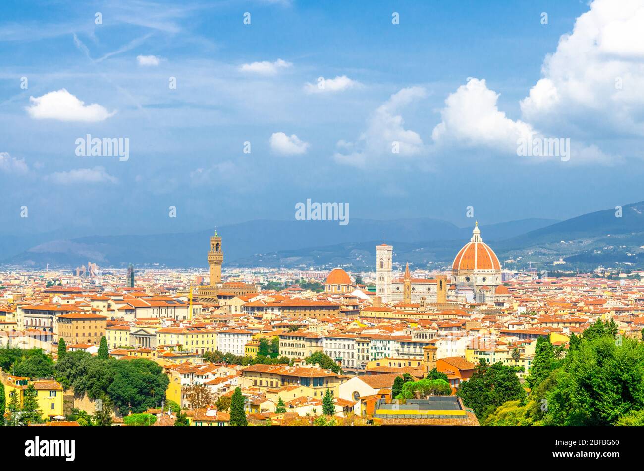 Vue panoramique sur la ville de Florence avec cathédrale Duomo ...