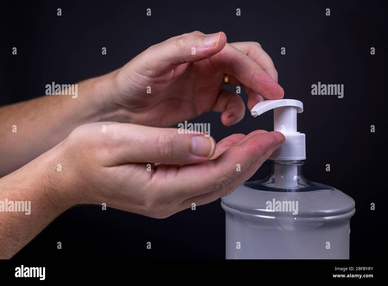 Isopropyl alcohol Banque de photographies et d’images à haute ...