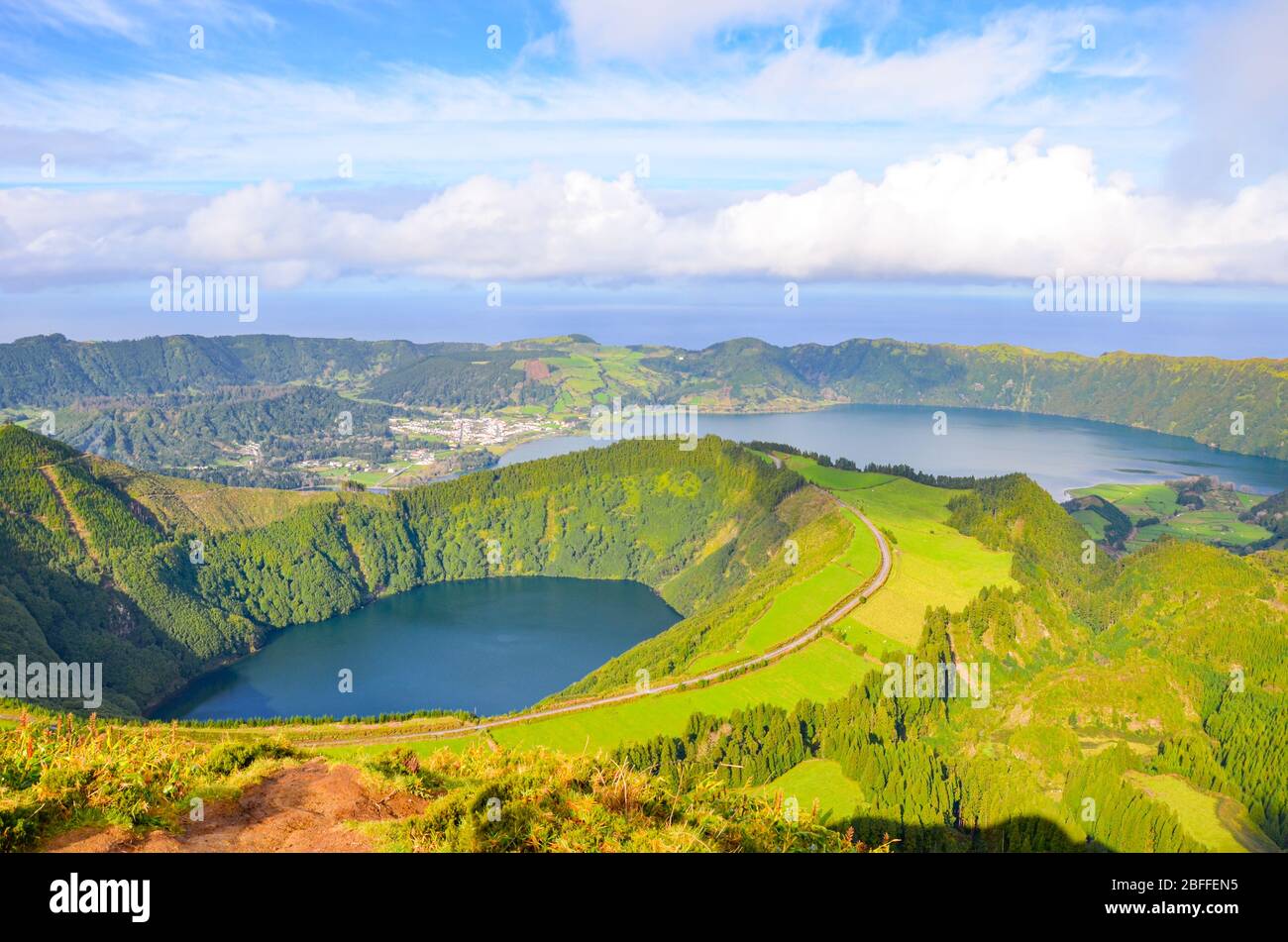 Point de vue Miradouro da Boca do Inferno sur l'île de Sao Miguel ...