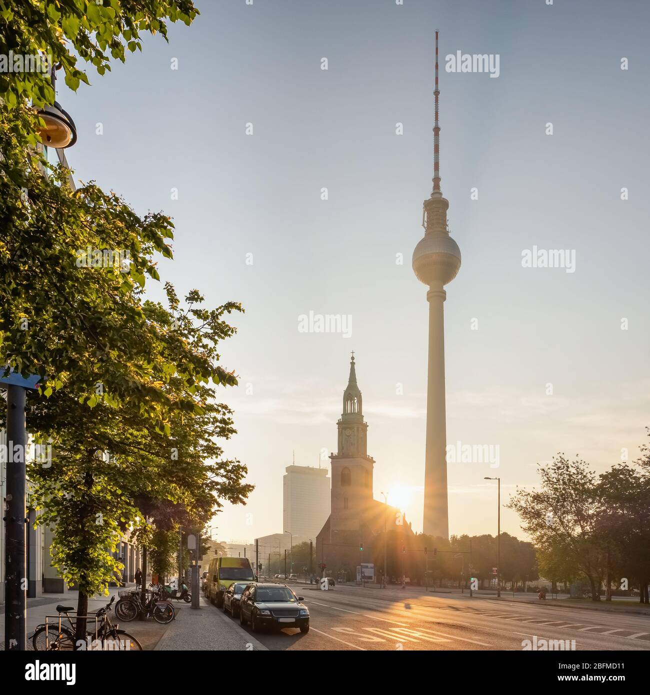 Immeuble De Berlin Est Banque d'image et photos - Alamy