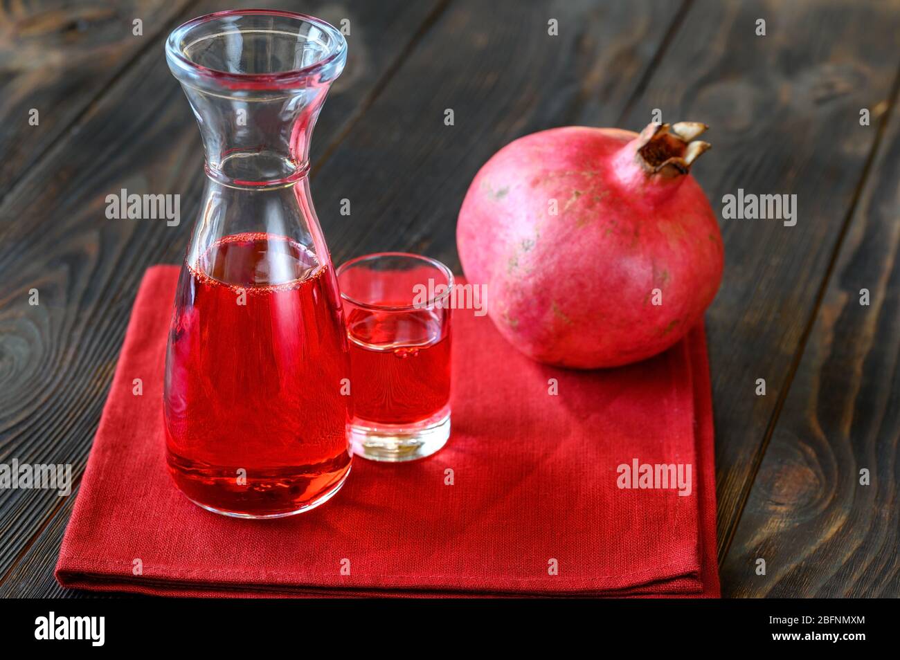 Sirop de grenadine Banque de photographies et d’images à haute résolution - Alamy