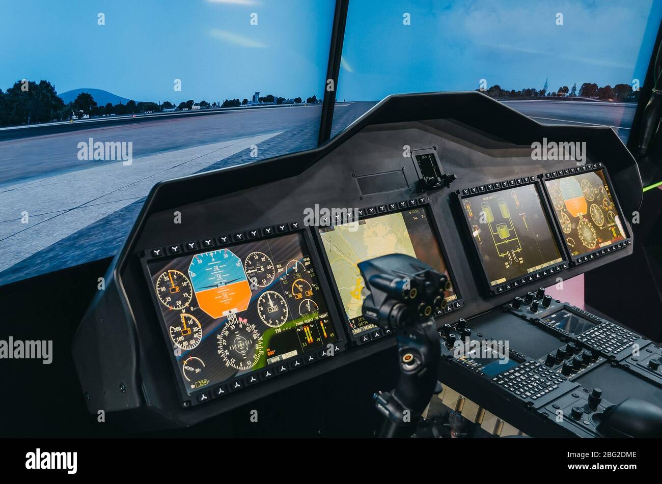 Cabine pilote d'hélicoptère et panneau de commande avec volant ...