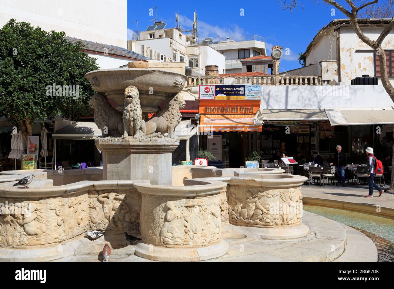 Fontaine de la place des Lions, Héraklion, Île de Crète, Grèce, Europe ...