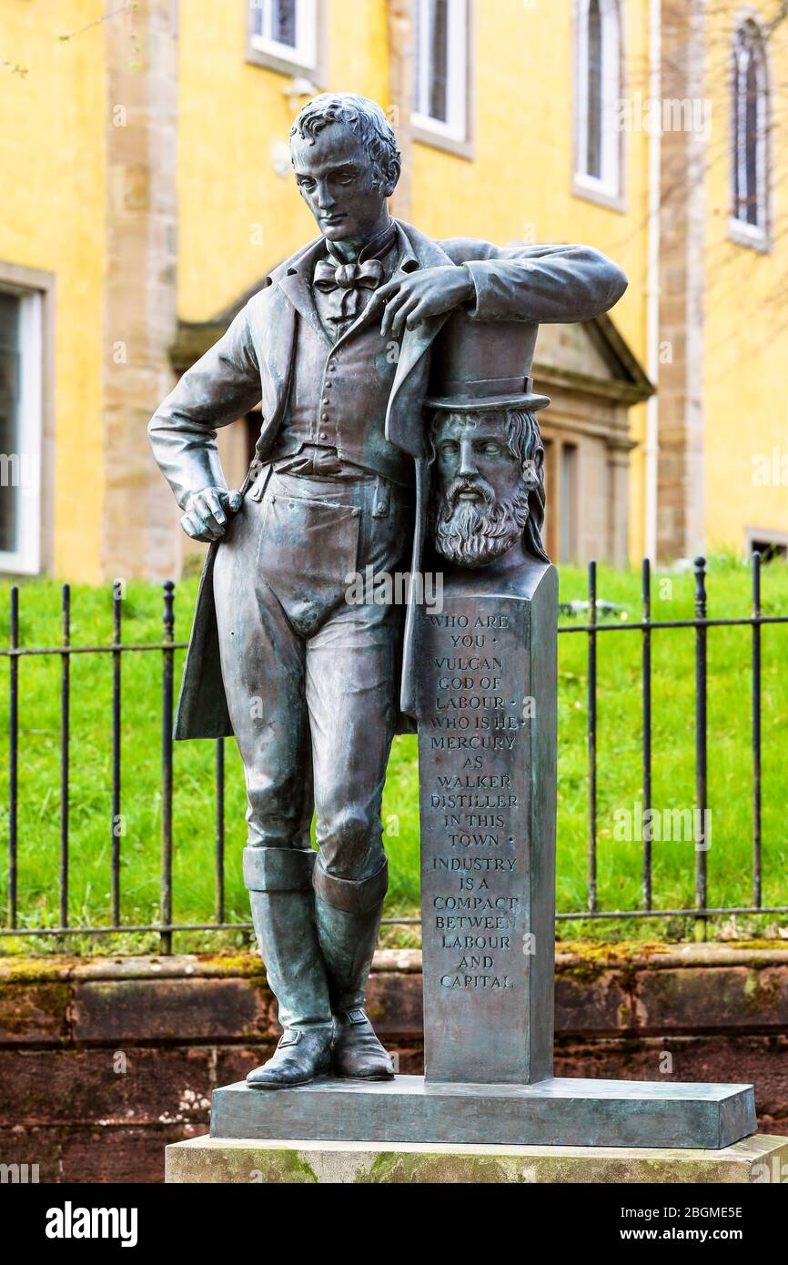 Johnnie walker scotch whisky marche statue homme Banque de ...