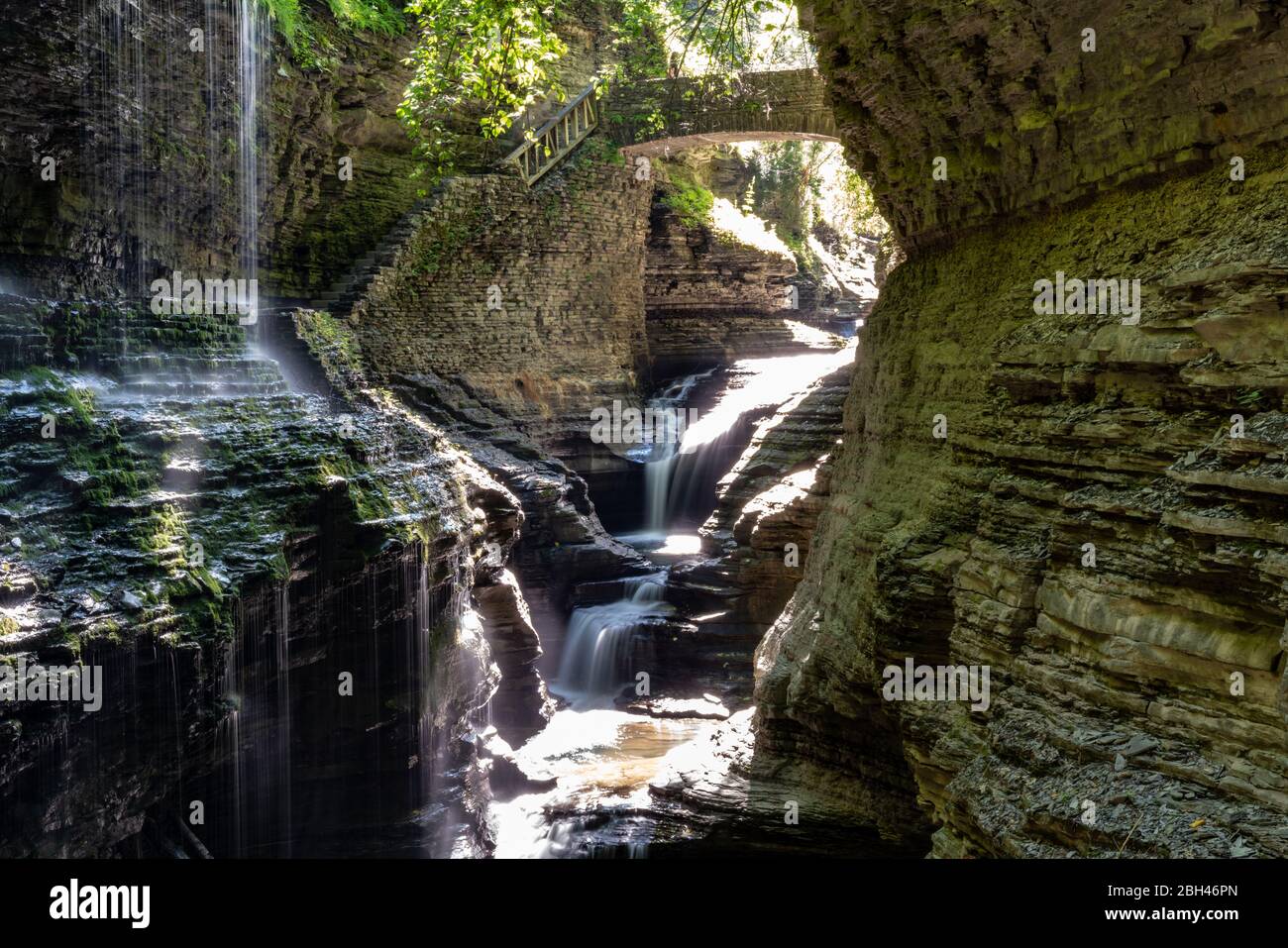 Le parc national Watkins Glen est le plus célèbre des parcs de Finger ...
