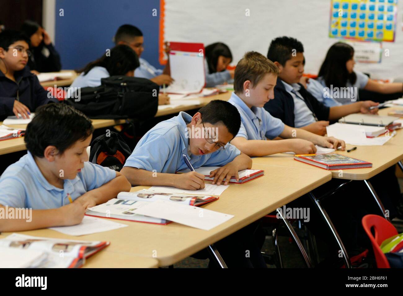 Dallas, Texas, 23 janvier 2009: Les élèves portant des uniformes ...