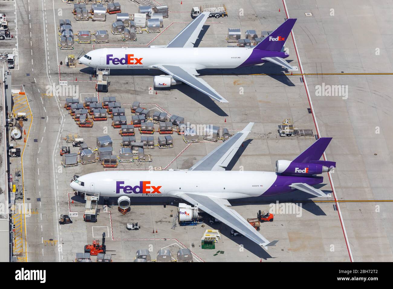 Avion de transport fedex express Banque de photographies et d’images à ...