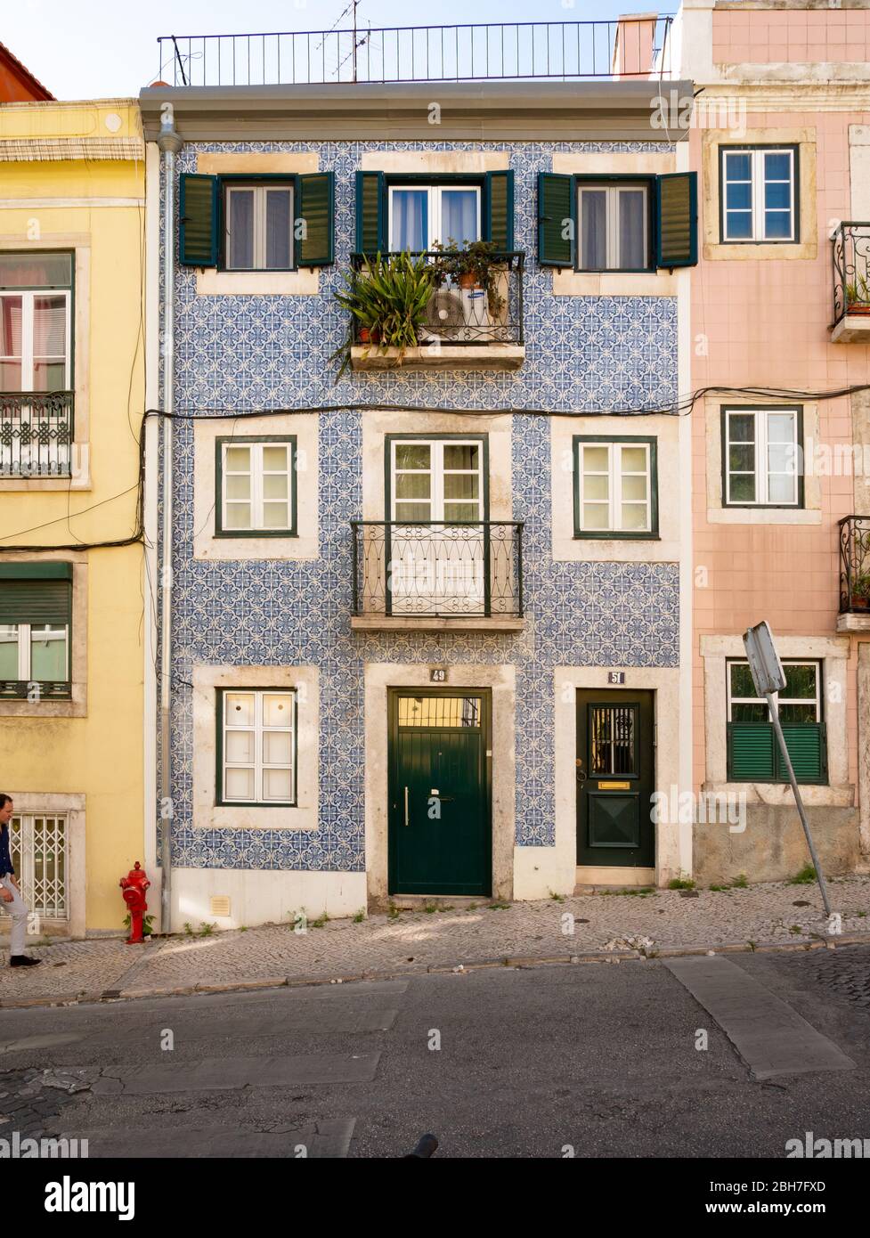 Blue tiles facade Banque de photographies et d’images à haute ...