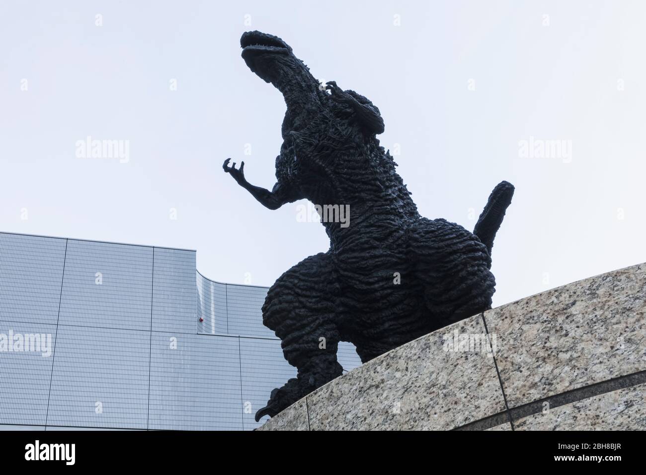 Le Japon, Honshu, Tokyo, Yurakucho, Godzilla, Hibiya Square, statue ...