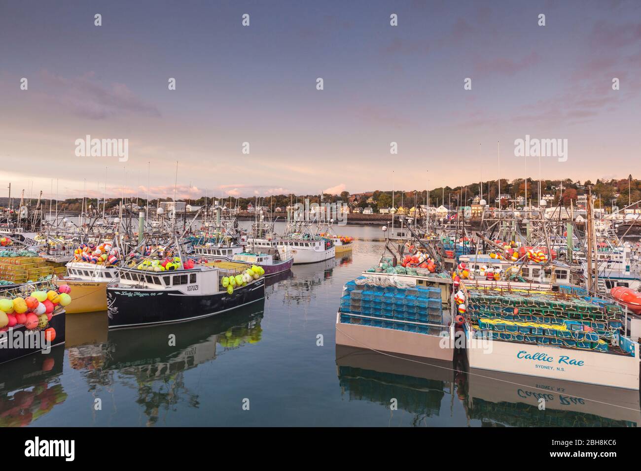 Scallop boat Banque de photographies et d’images à haute résolution - Alamy