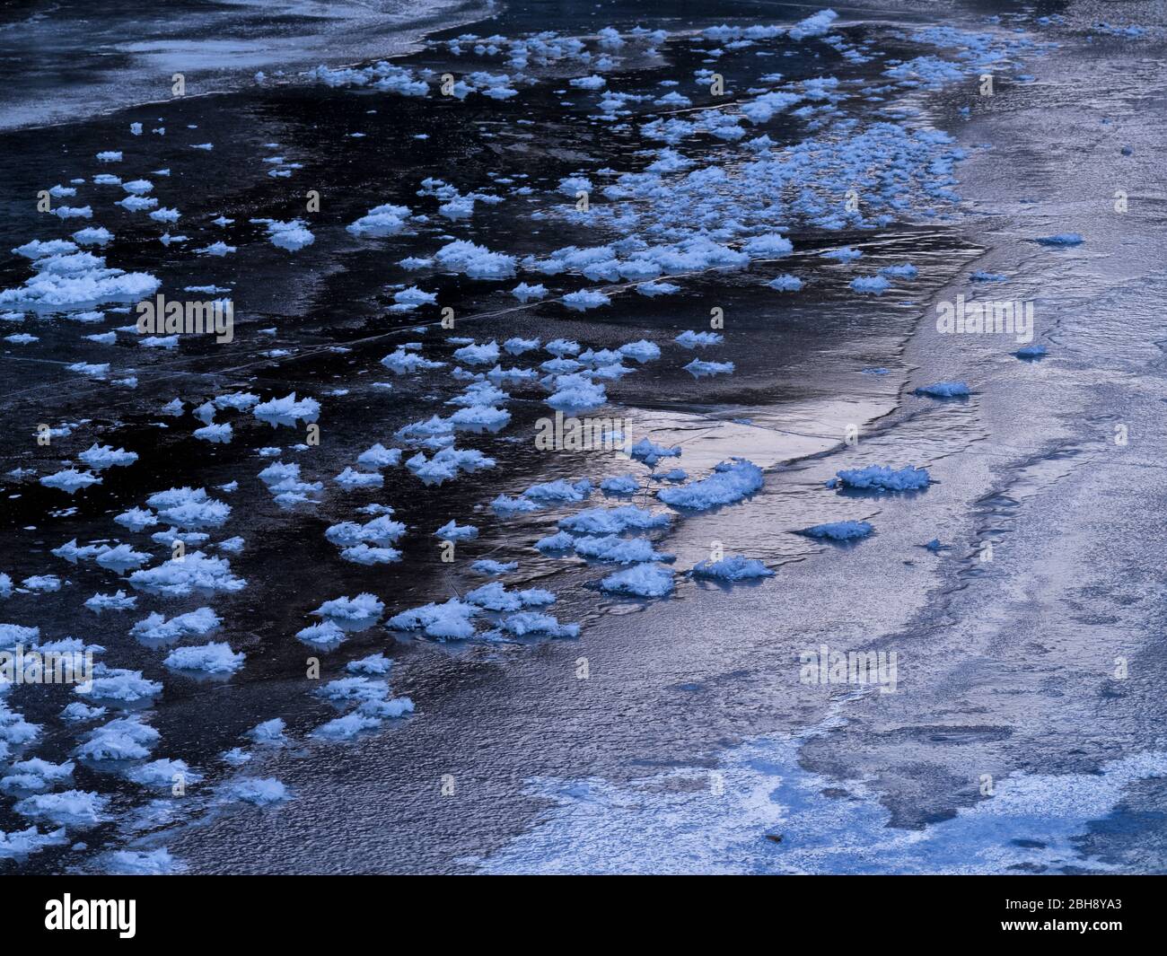 Eder radweg Banque de photographies et d’images à haute résolution - Alamy