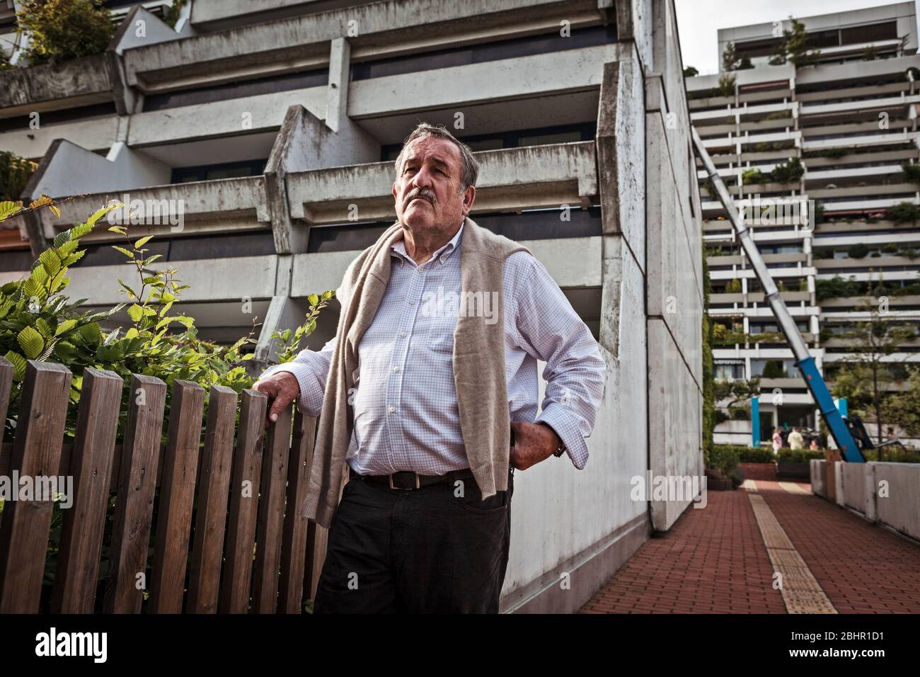 Heinz Hohensinn, ancien policier, ici sur les lieux du crime, était ...