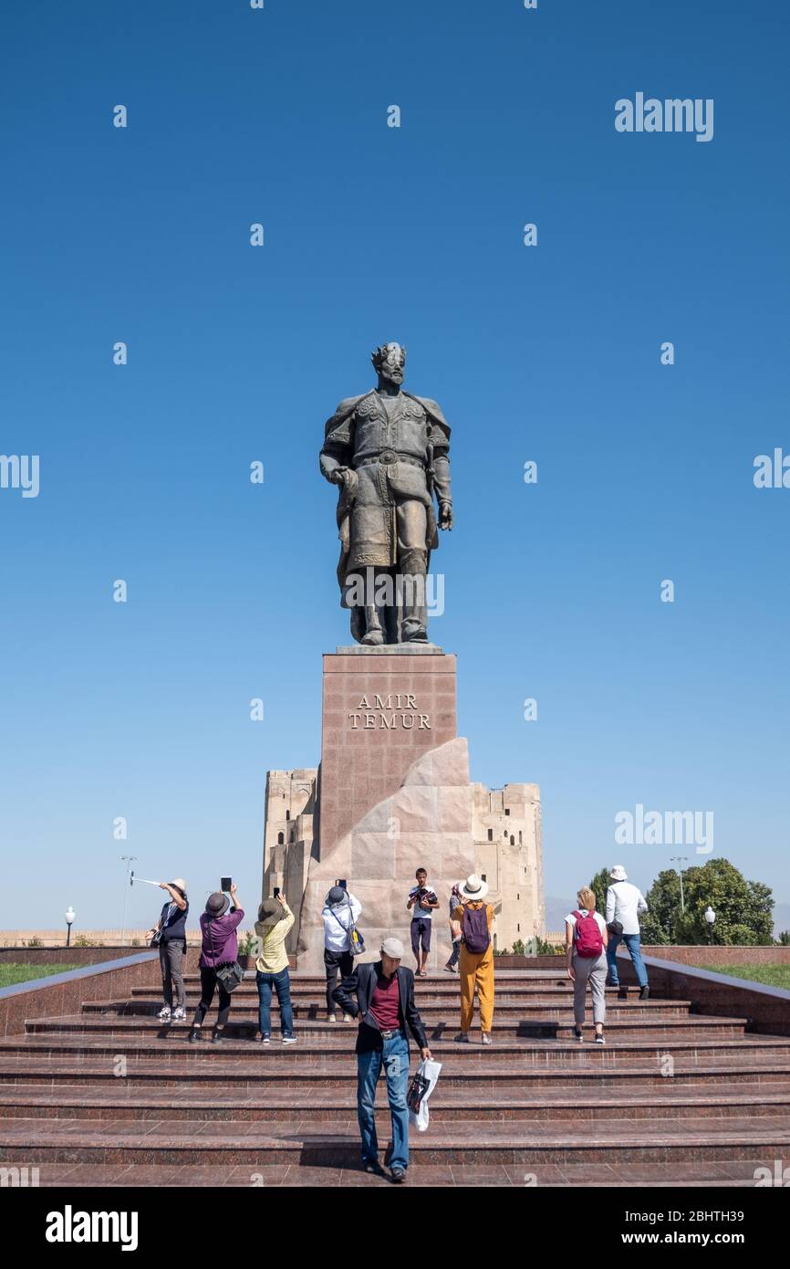 Statue of amir temur Banque de photographies et d’images à haute ...