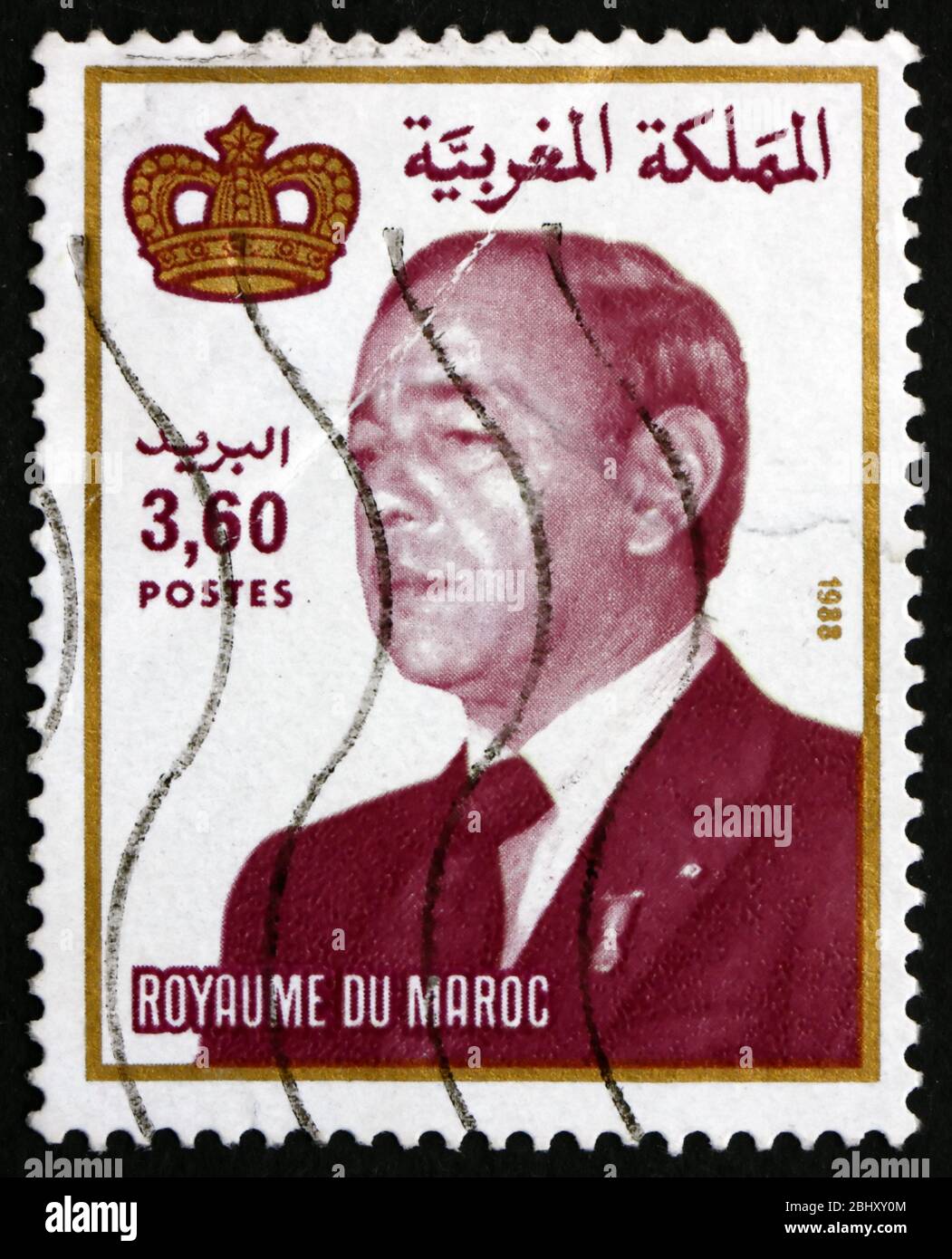 MAROC - VERS 1988 : un cachet imprimé au Maroc montre Hassan II, roi du ...