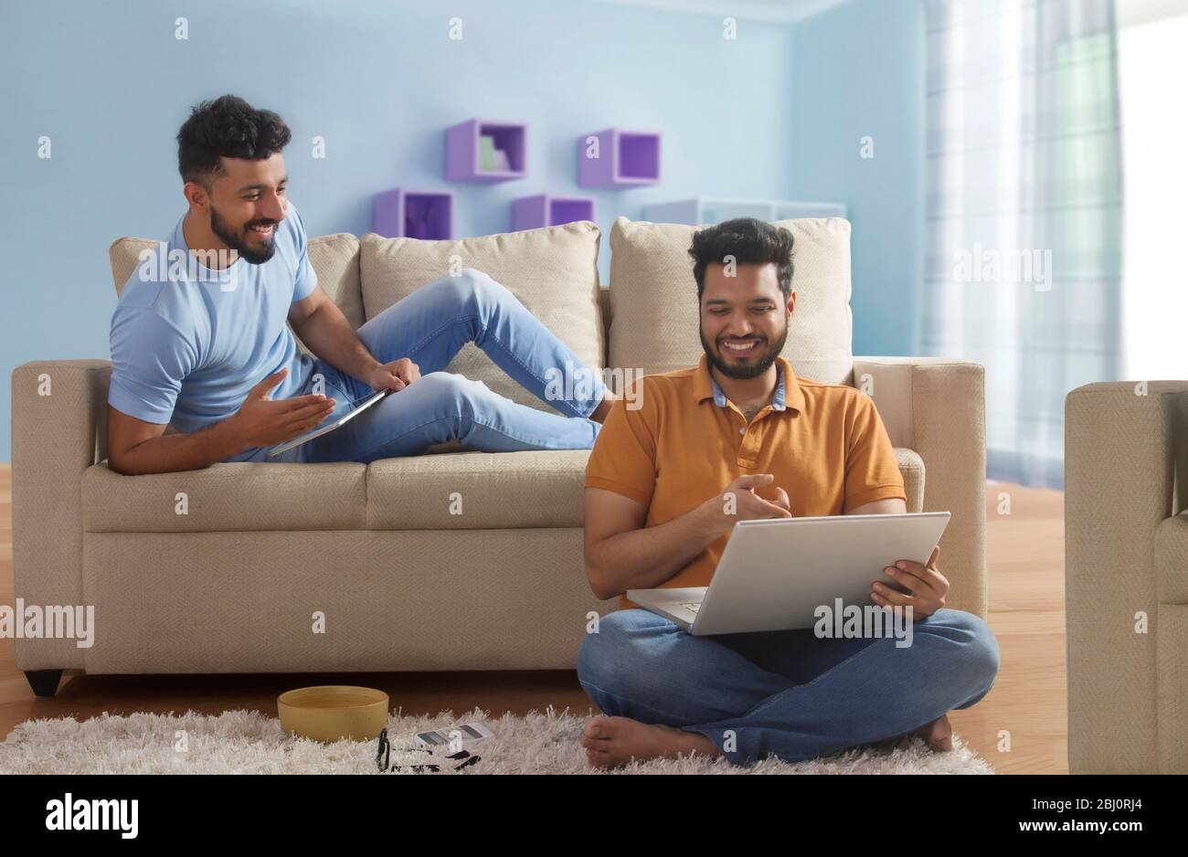 Les Colocataires Banque d'image et photos - Alamy