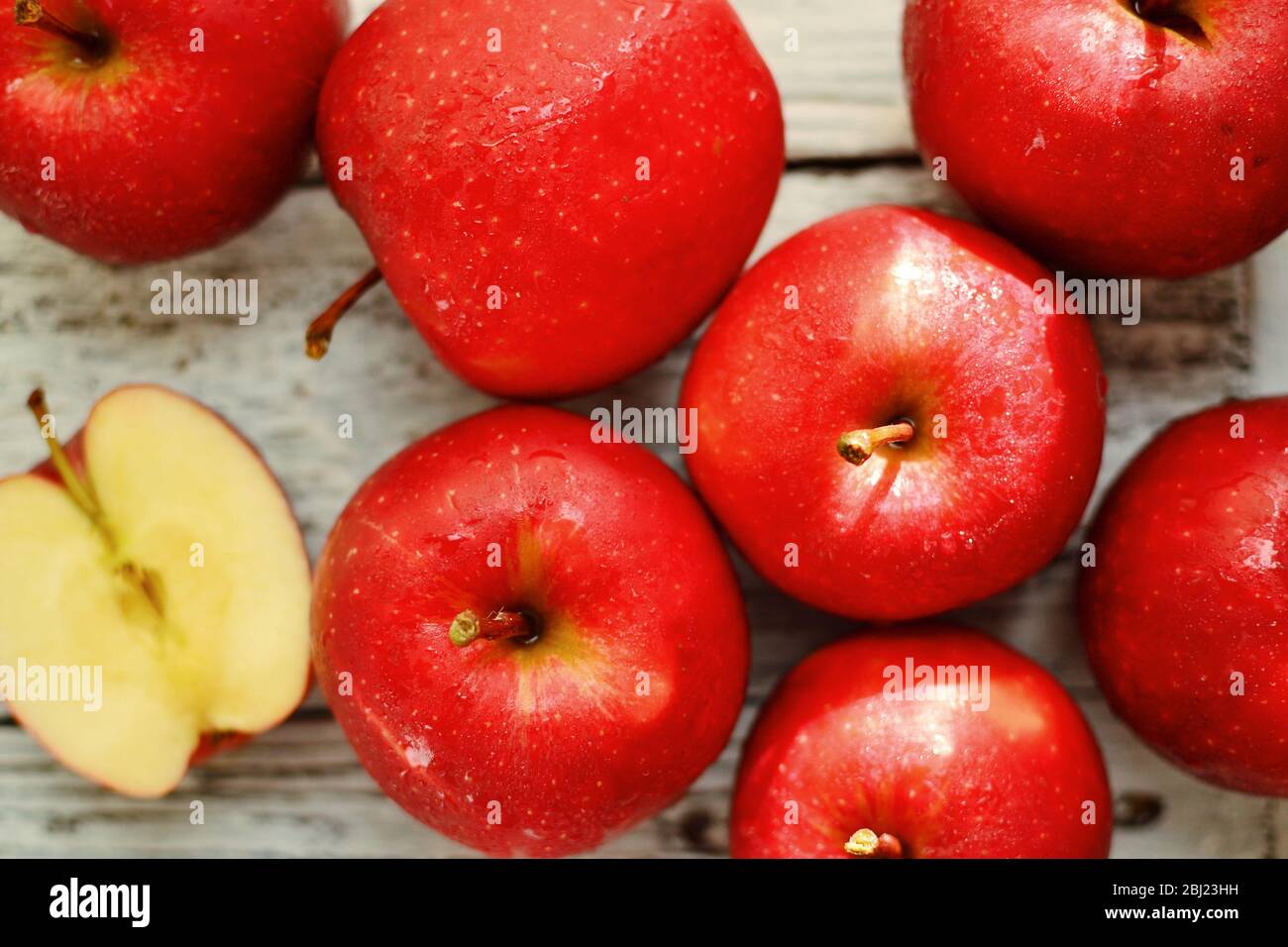 Pommes Jaunes Rouges Banque d'image et photos - Alamy