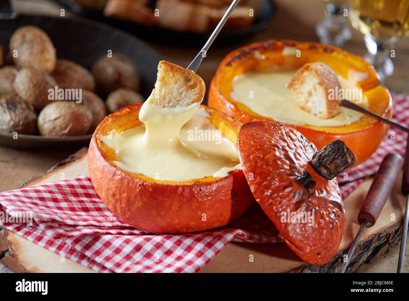 Portions de fromage Banque de photographies et d’images à haute ...