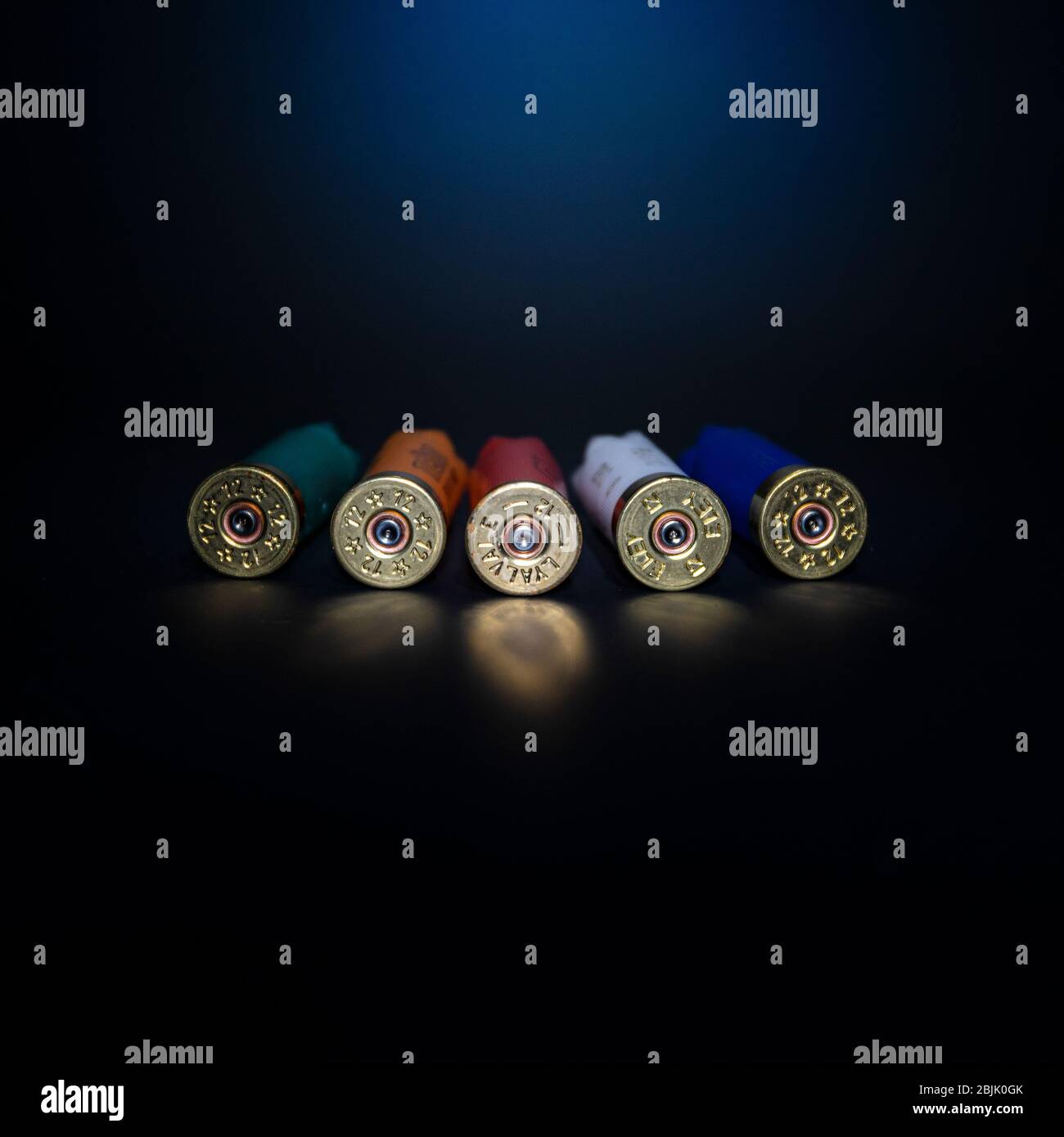 Gun cartridges Banque de photographies et d’images à haute résolution ...