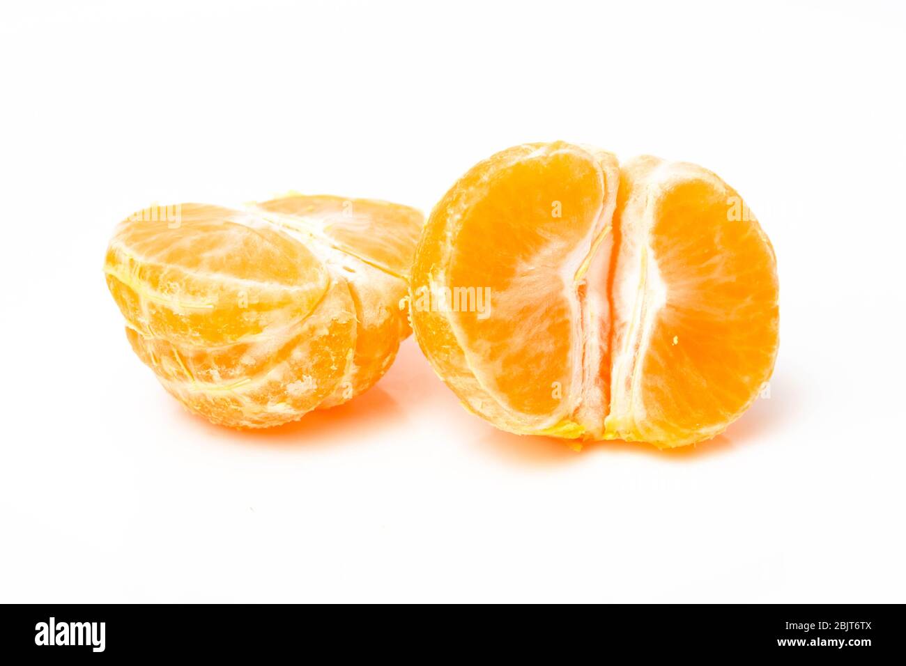 Orange coupée en deux Banque d'images détourées - Alamy