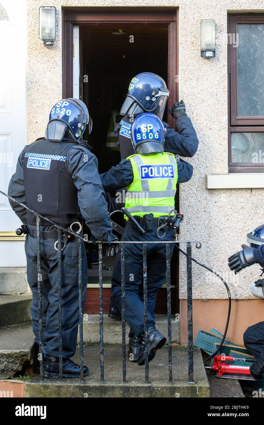 Raid police Banque de photographies et d’images à haute résolution - Alamy