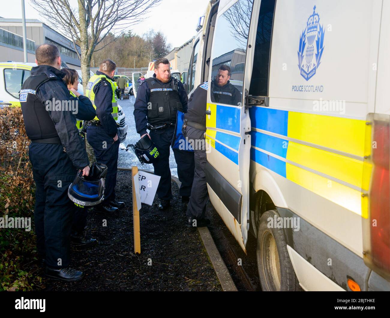 Raid police Banque de photographies et d’images à haute résolution - Alamy