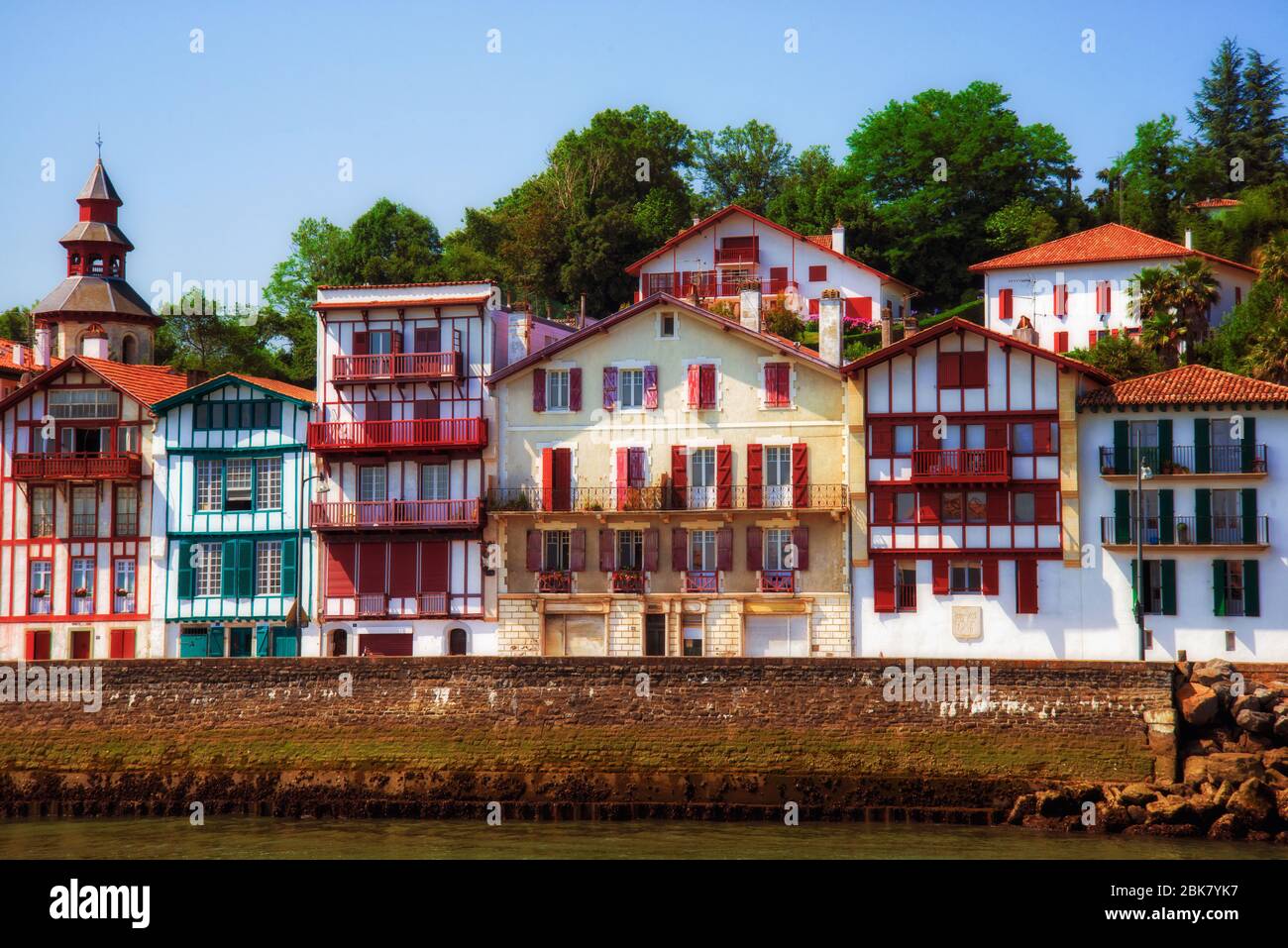 Typical basque house in st jean de luz Banque de photographies et d ...