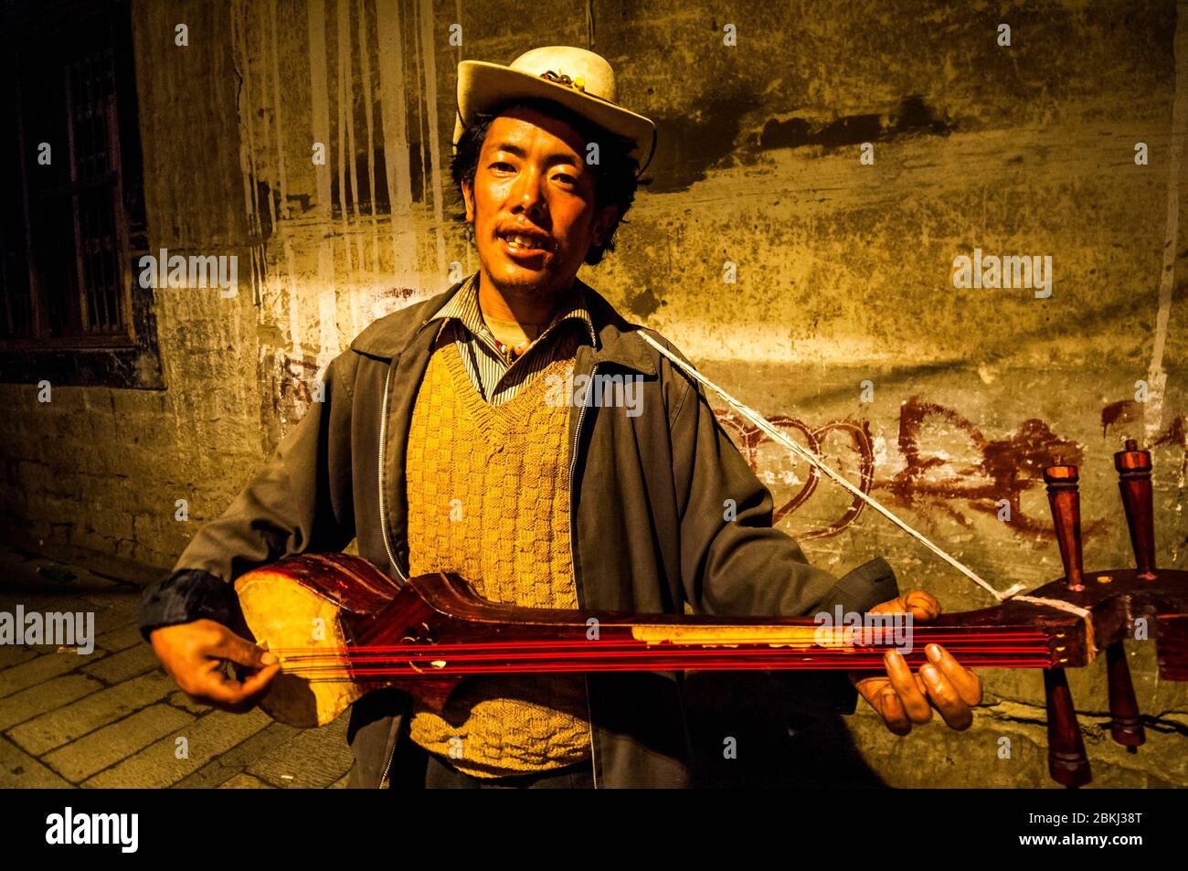 Rue lhassa Banque de photographies et d’images à haute résolution - Alamy