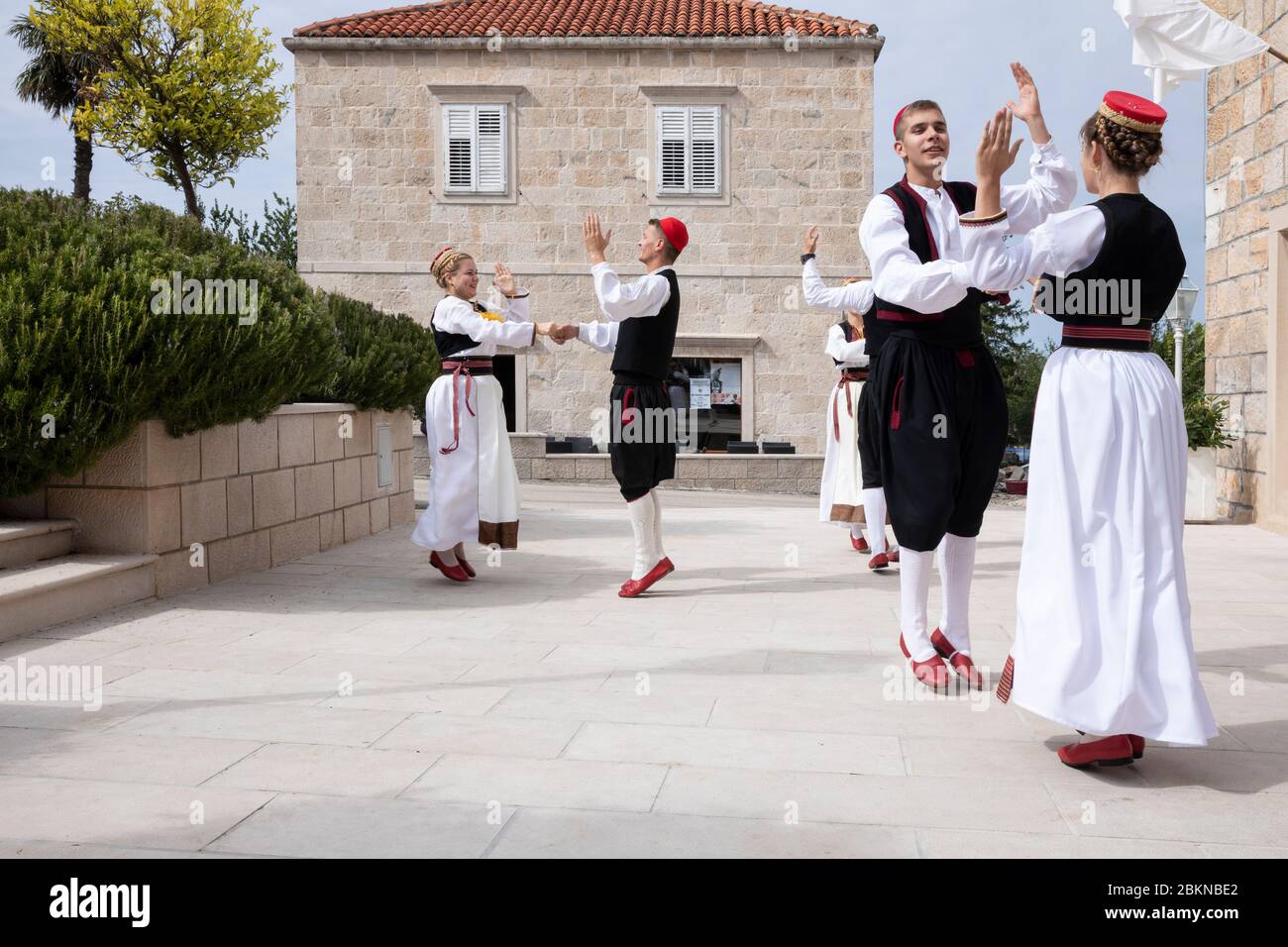 Balkan folklore Banque de photographies et d’images à haute résolution ...