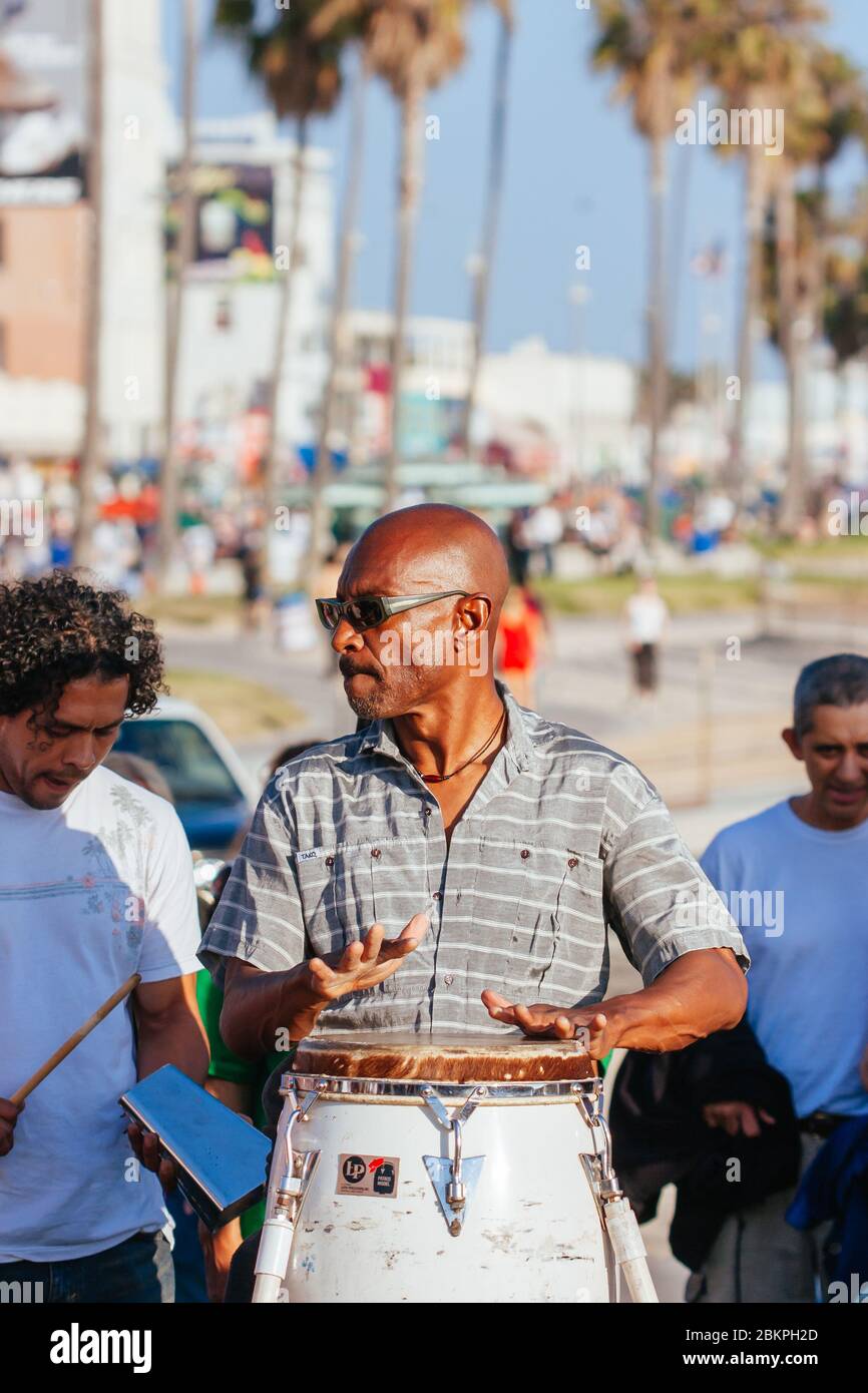 Cercle De Tambour De Plage Banque d'image et photos - Alamy