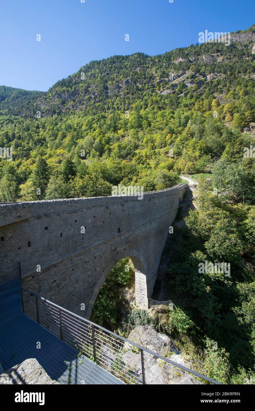 Pondel roman aqueduct Banque de photographies et d’images à haute ...