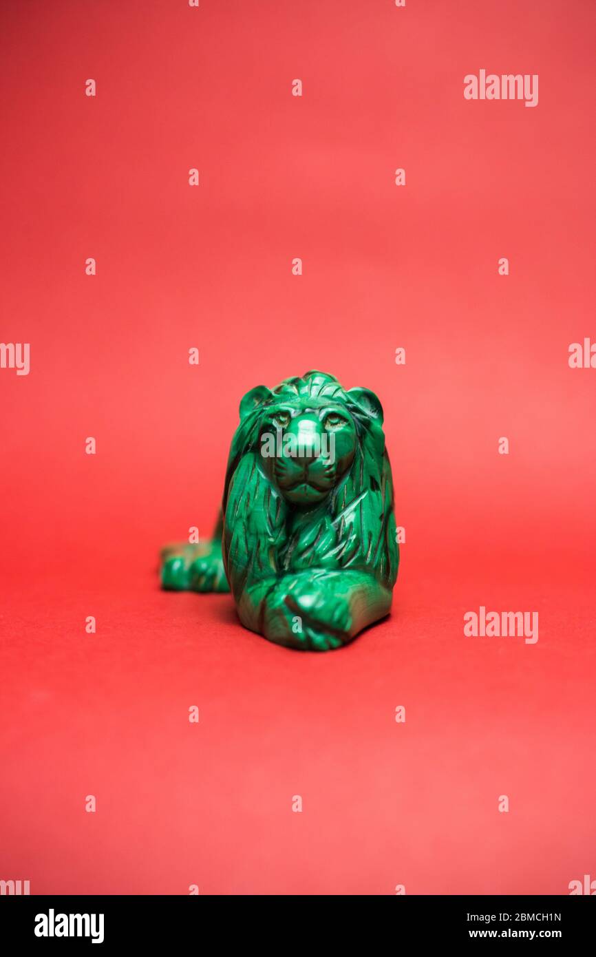 Lion figurine Banque de photographies et d’images à haute résolution ...