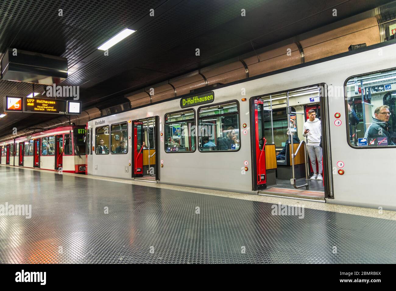 Dusseldorf station Banque de photographies et d’images à haute ...