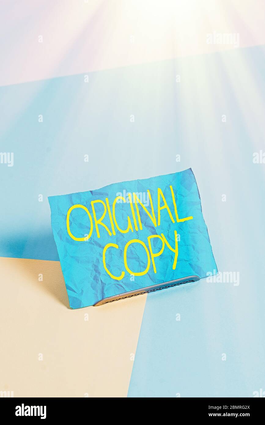 Écriture manuelle conceptuelle montrant la copie originale. Concept ...