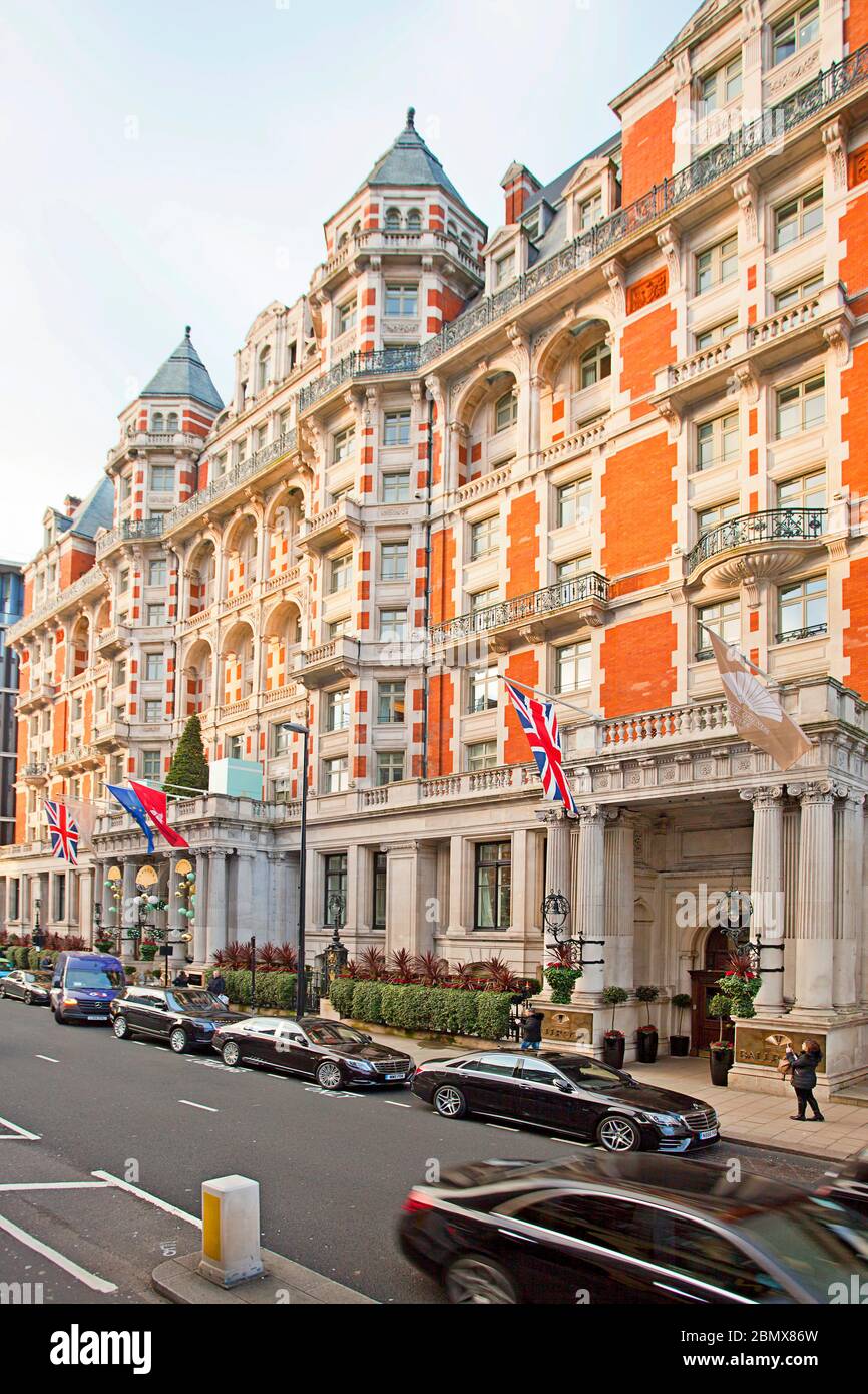 Bus rouge ouvert Banque de photographies et d’images à haute résolution ...