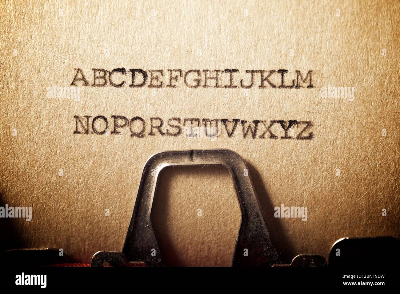 Alphabet écrit avec une machine à écrire Photo Stock - Alamy