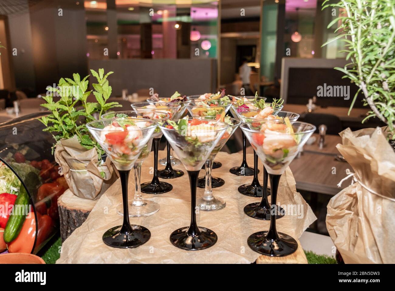 Restauration buffet Restauration dîner concept de partage de repas ...