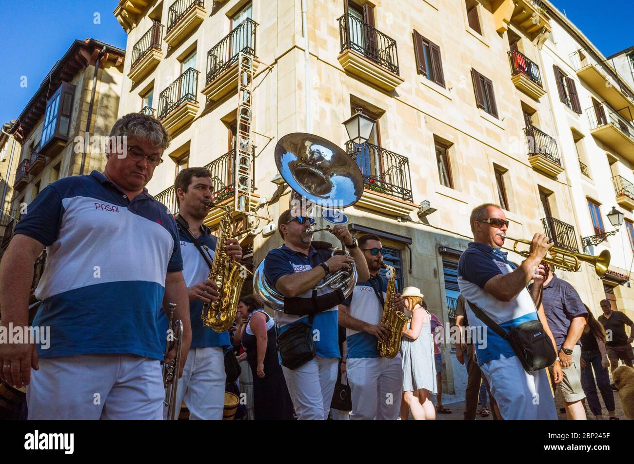 Musique basque Banque de photographies et d’images à haute résolution ...