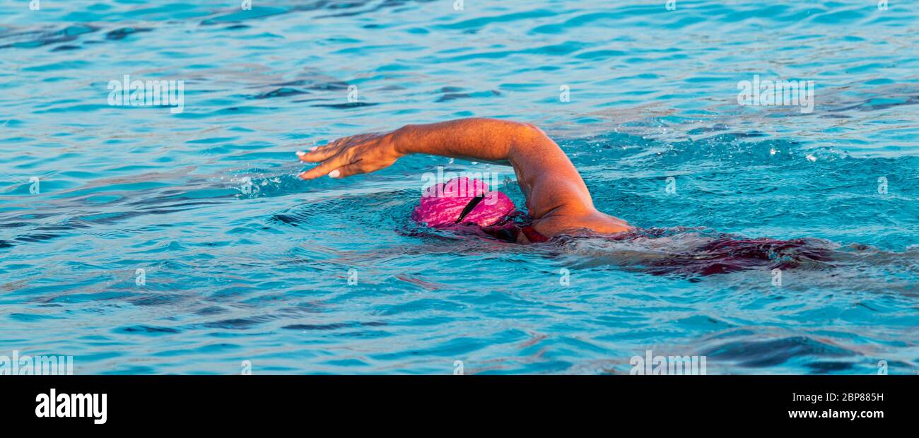 Nageuse femme Banque de photographies et d’images à haute résolution ...