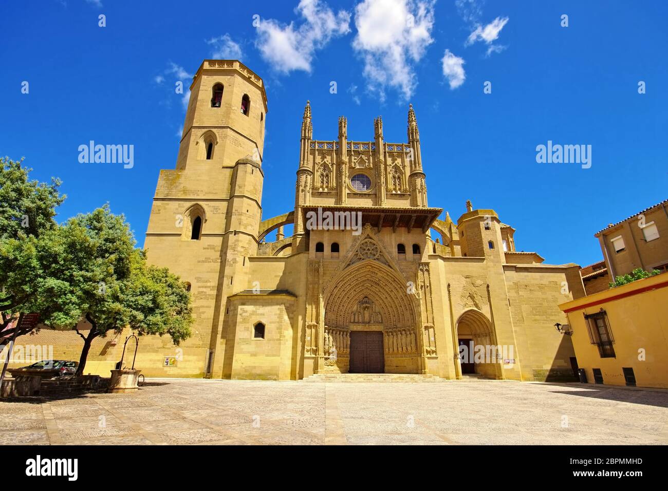 Huesca cathedral tower aragon Banque de photographies et d’images à ...