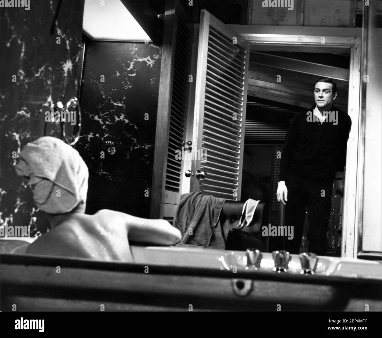 Luciana Paluzzi Bond Banque d'image et photos - Alamy