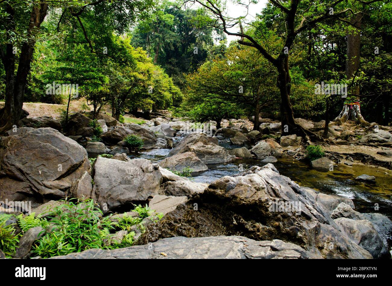 La cascade de Klong lan est une grande cascade en thaïlande, province ...