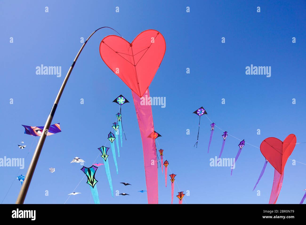 Cerf volant coeur rouge Banque de photographies et d’images à haute ...