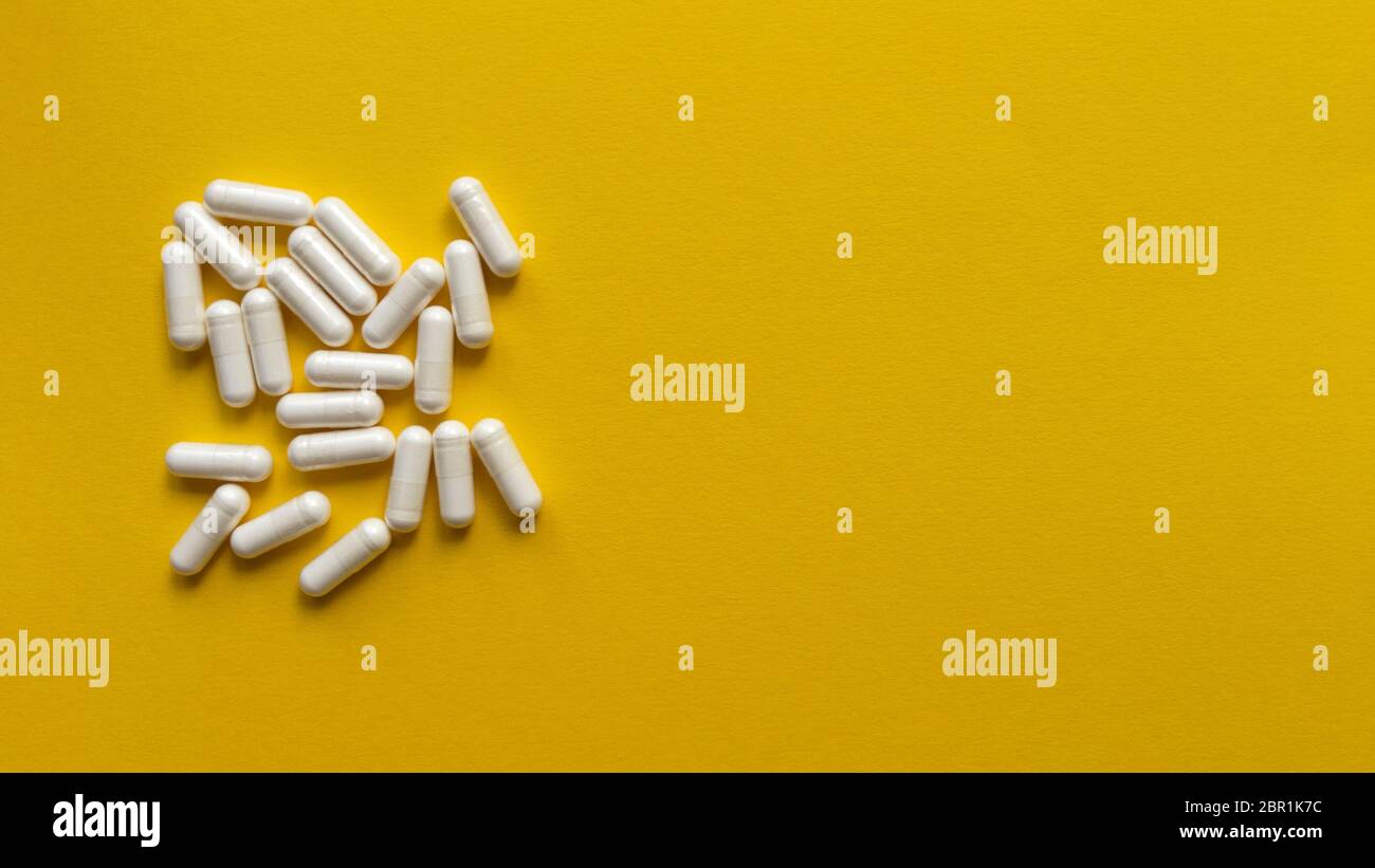 Pastel color medicine capsule background Banque de photographies et d ...