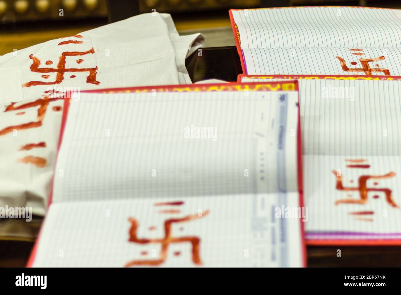 La croix gammée, une figure géométrique et une ancienne icône ...