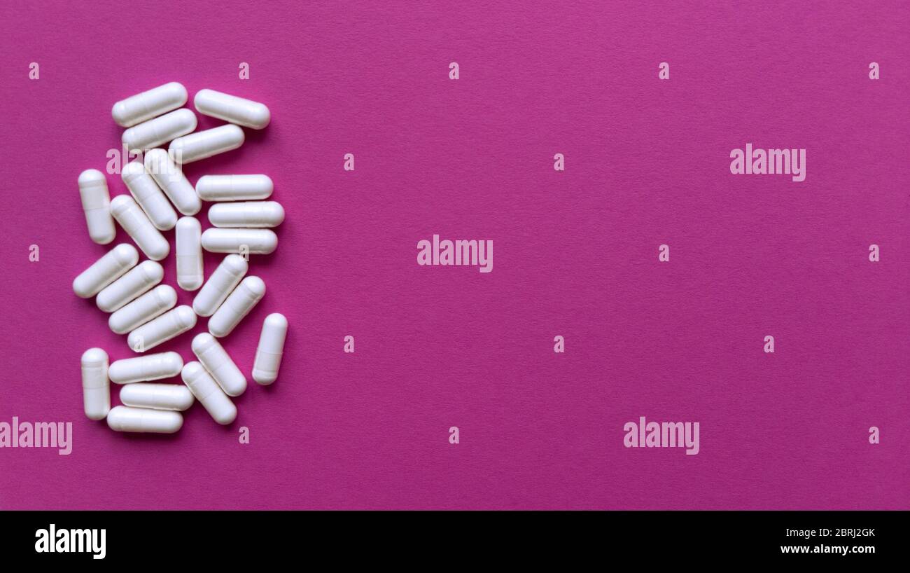 Pastel color medicine capsule background Banque de photographies et d ...