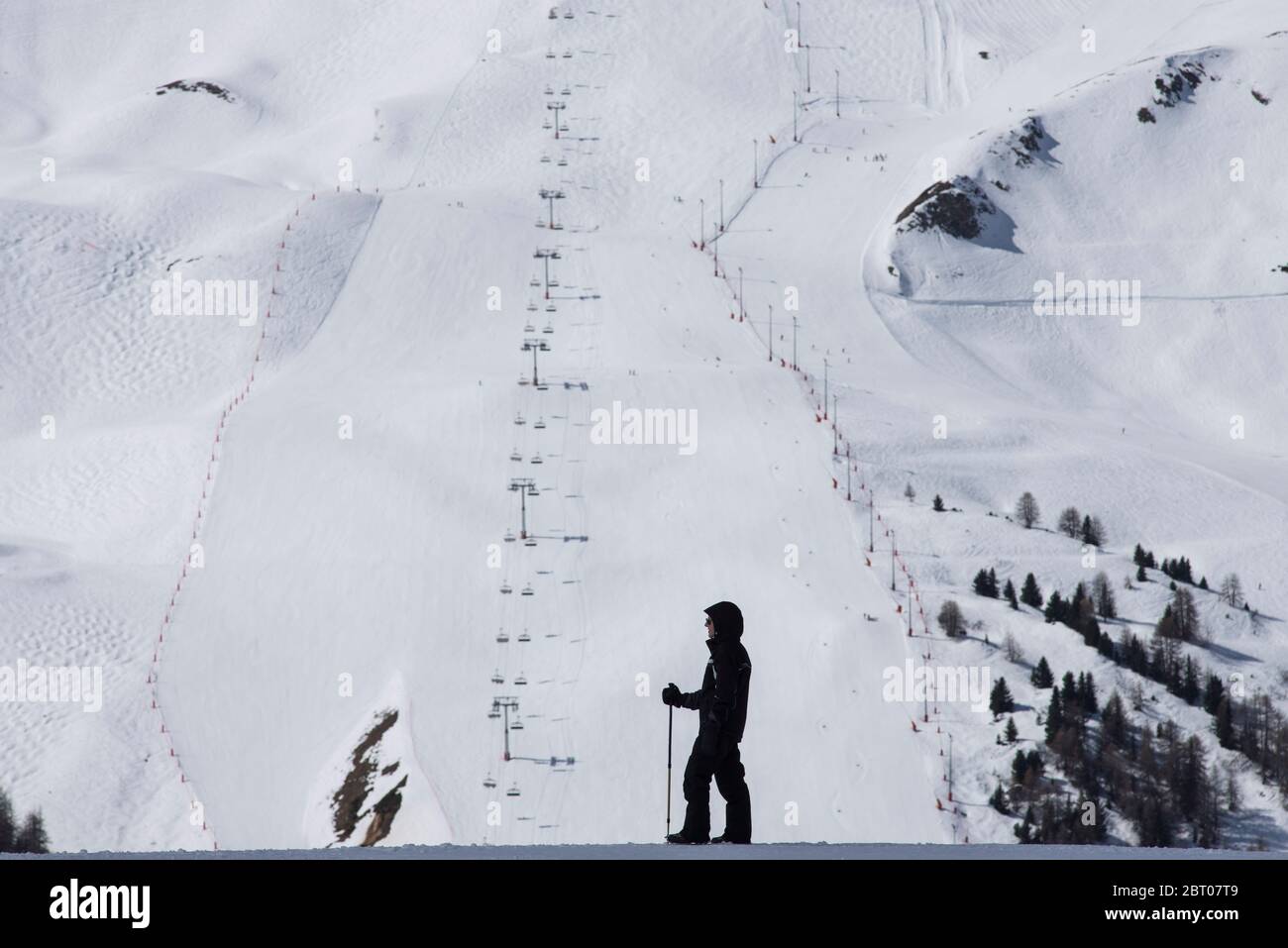 Skieur profil Banque de photographies et d’images à haute résolution ...