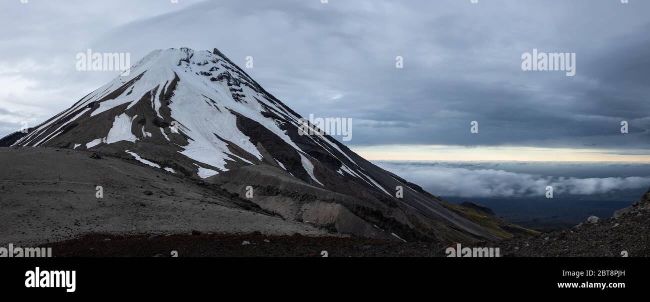 Taranaki volcan Banque de photographies et d’images à haute résolution ...