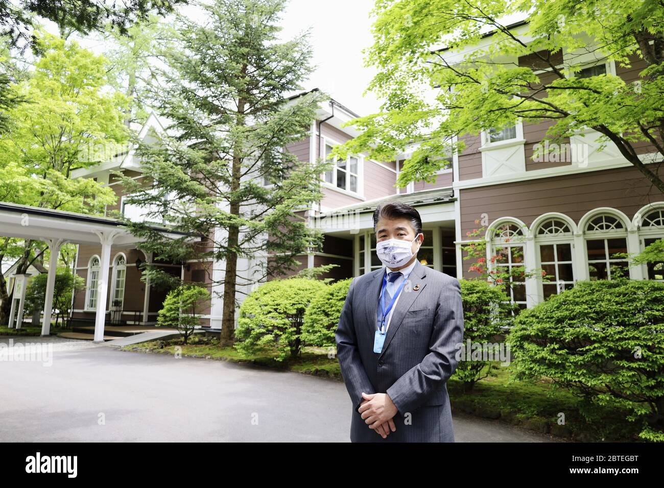 Takeo Suzuki, directeur de l'hôtel Otowa No Mori dans la station balnéaire de Karuizawa ...