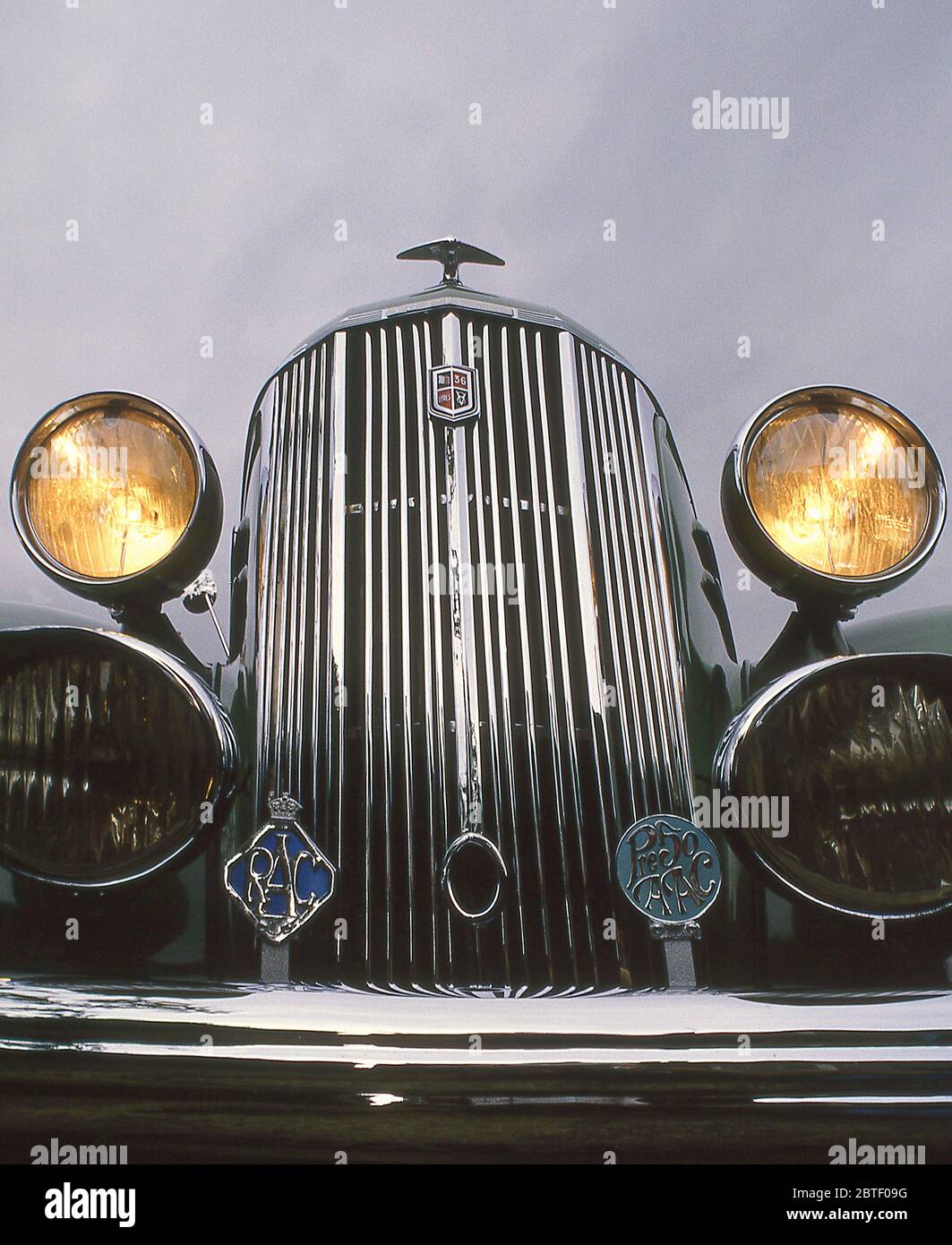 Ford v8 pilot Banque de photographies et d’images à haute résolution ...