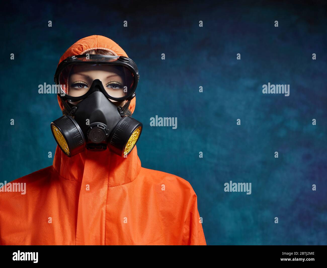 Combinaison de protection orange Banque de photographies et d’images à ...